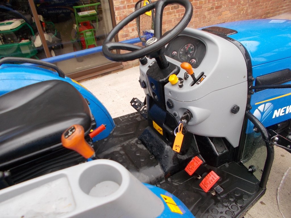 New Holland Boomer 40 Tractor U6964 - Campey Turf Care Systems